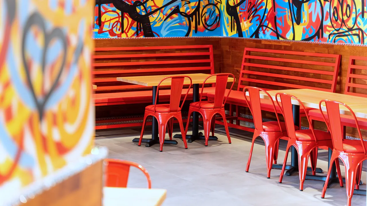 Dave's Hot Chicken First Avenue Mall, Motor City, Dubai - Restaurant 9 ...