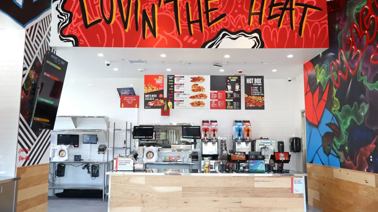daves-hot-chicken-north-main-st-logan-ut-interior-counter.webp